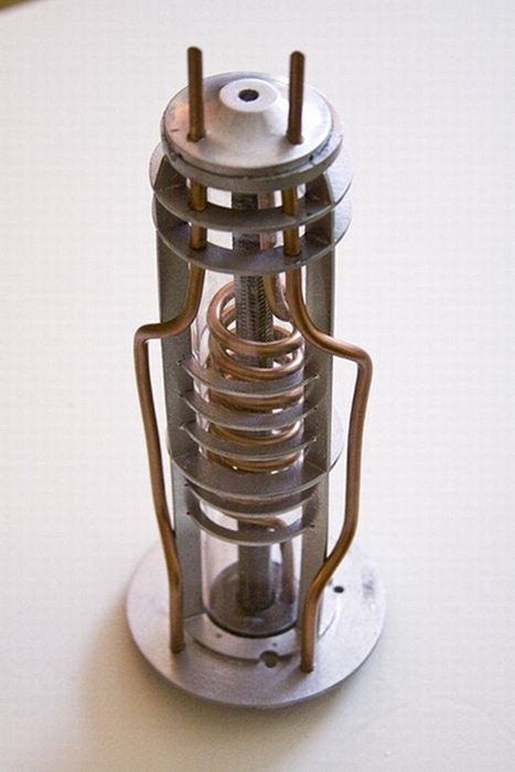 Homemade Fallout 3 Plasma Rifle Replica | Amusing Planet